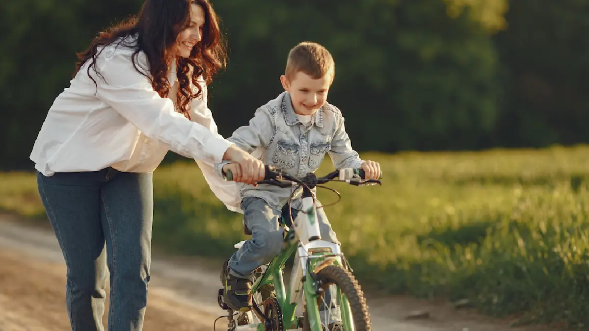 Teach Child Bicycle Riding Techniques: A Parent’s Toolkit - Headzup
