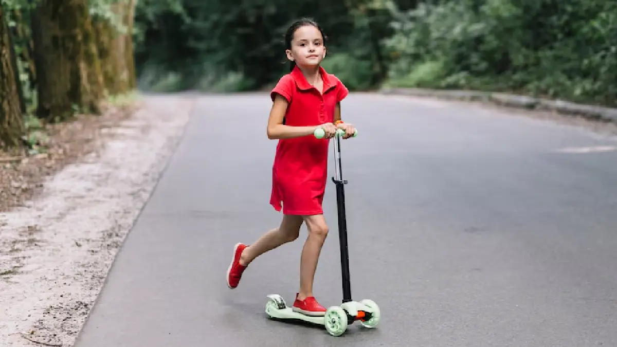 Is Riding a Kick Scooter Safe? Here's What Parents Need to Know - Headzup